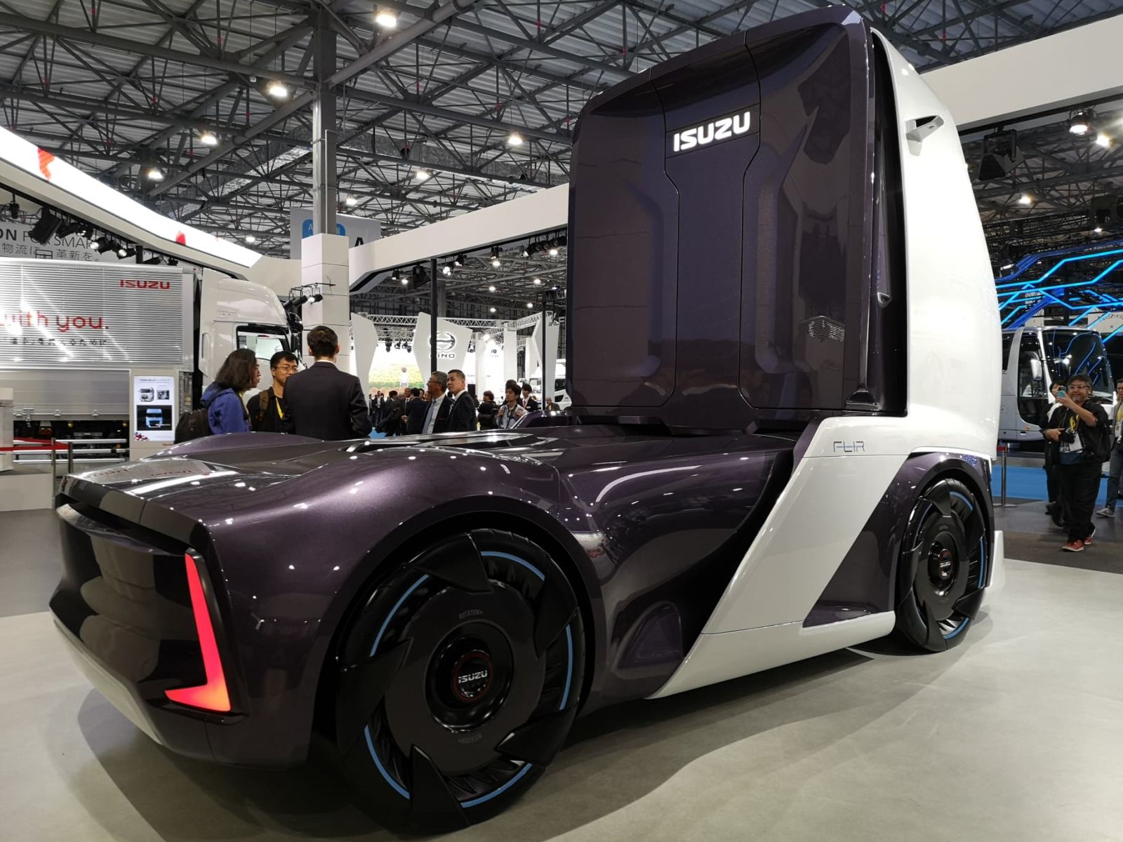 ISUZU โชว์เด่นหัวลากต้นแบบ ISUZU FL-IR ส่งตรงจาก Tokyo Motor Show 2019 ...